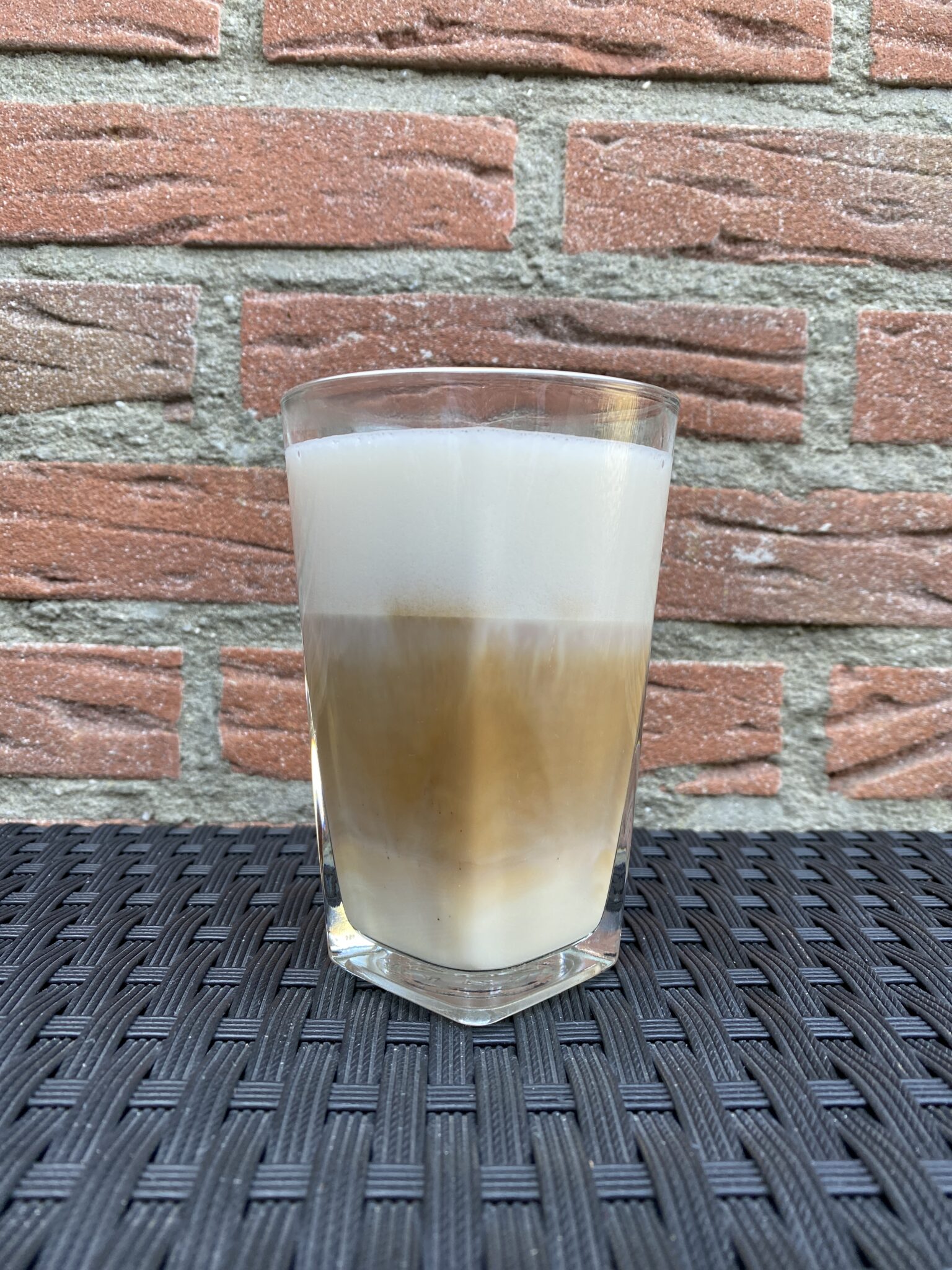 How to Make an Oat Milk Latte in 5 Minutes or Less