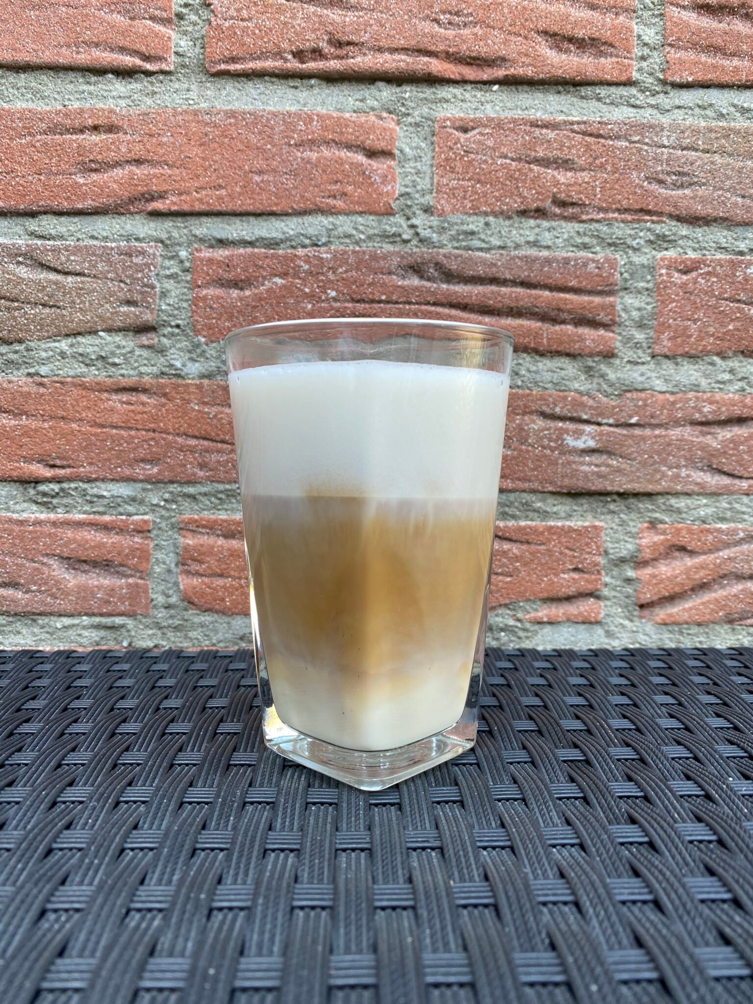 How to Make an Oat Milk Latte in 5 Minutes or Less