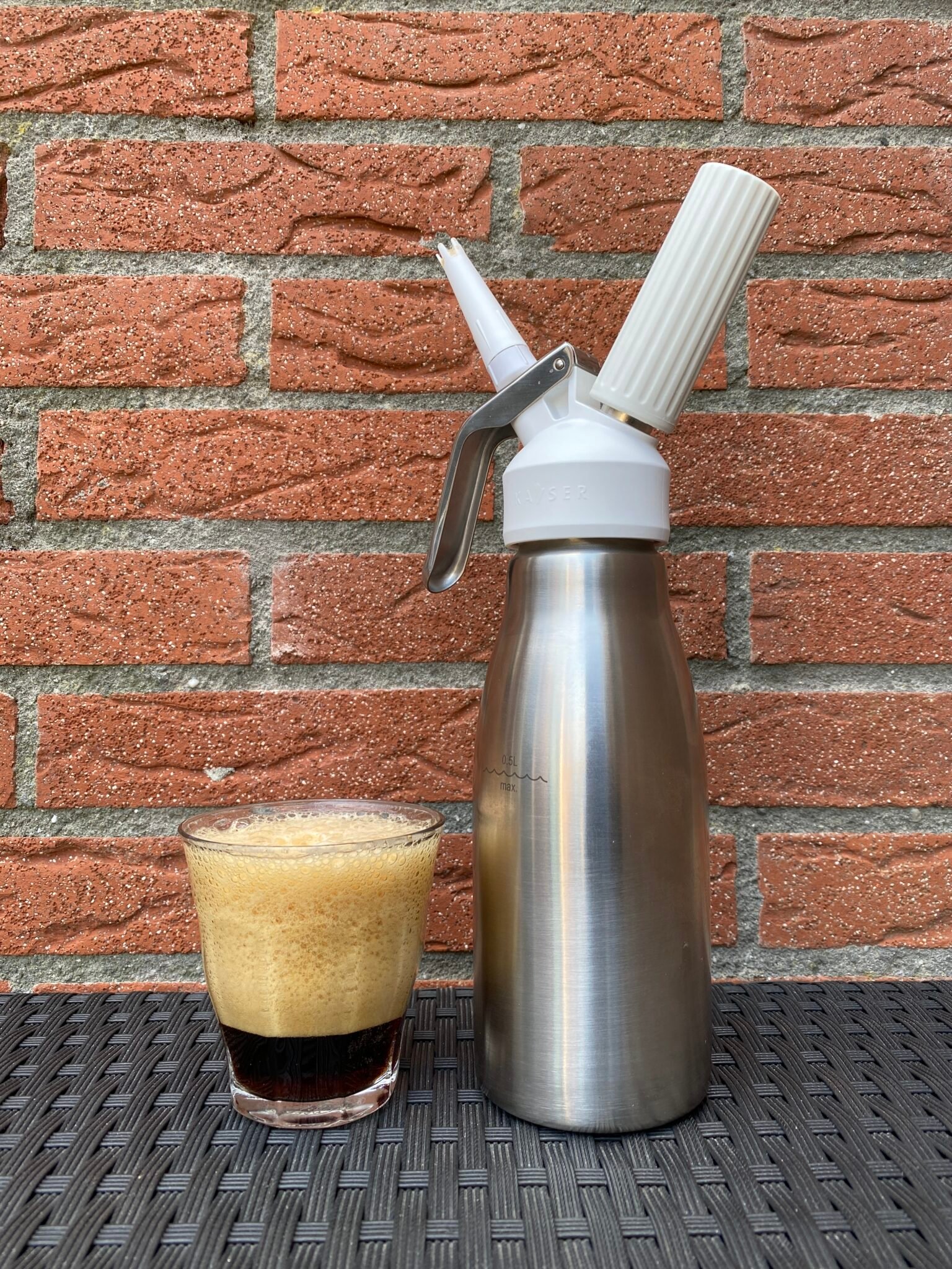 What Is Nitro Cold Brew? Taste, Caffeine & How It’s Made